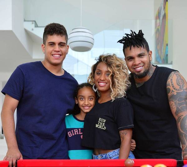 Rodriguinho Abre Nova Casa E Comenta Rotina Como Cantor E Em Família