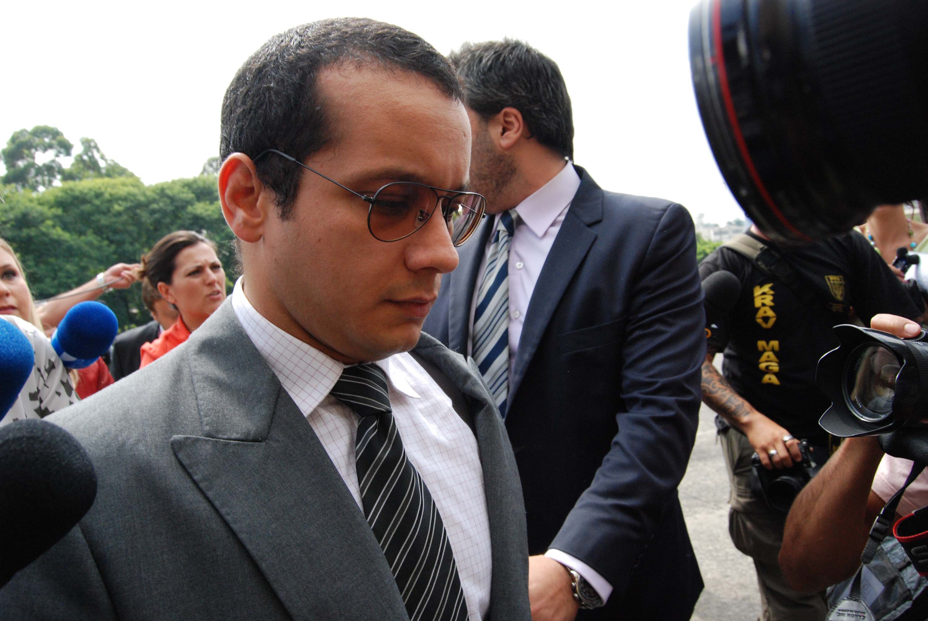 Gil Rugai teme deixar a prisão após 15 anos da morte de pai e madrasta ...