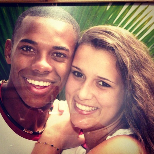 Na Itália, Robinho se mostra mais família - Fotos - R7 Famosos e TV