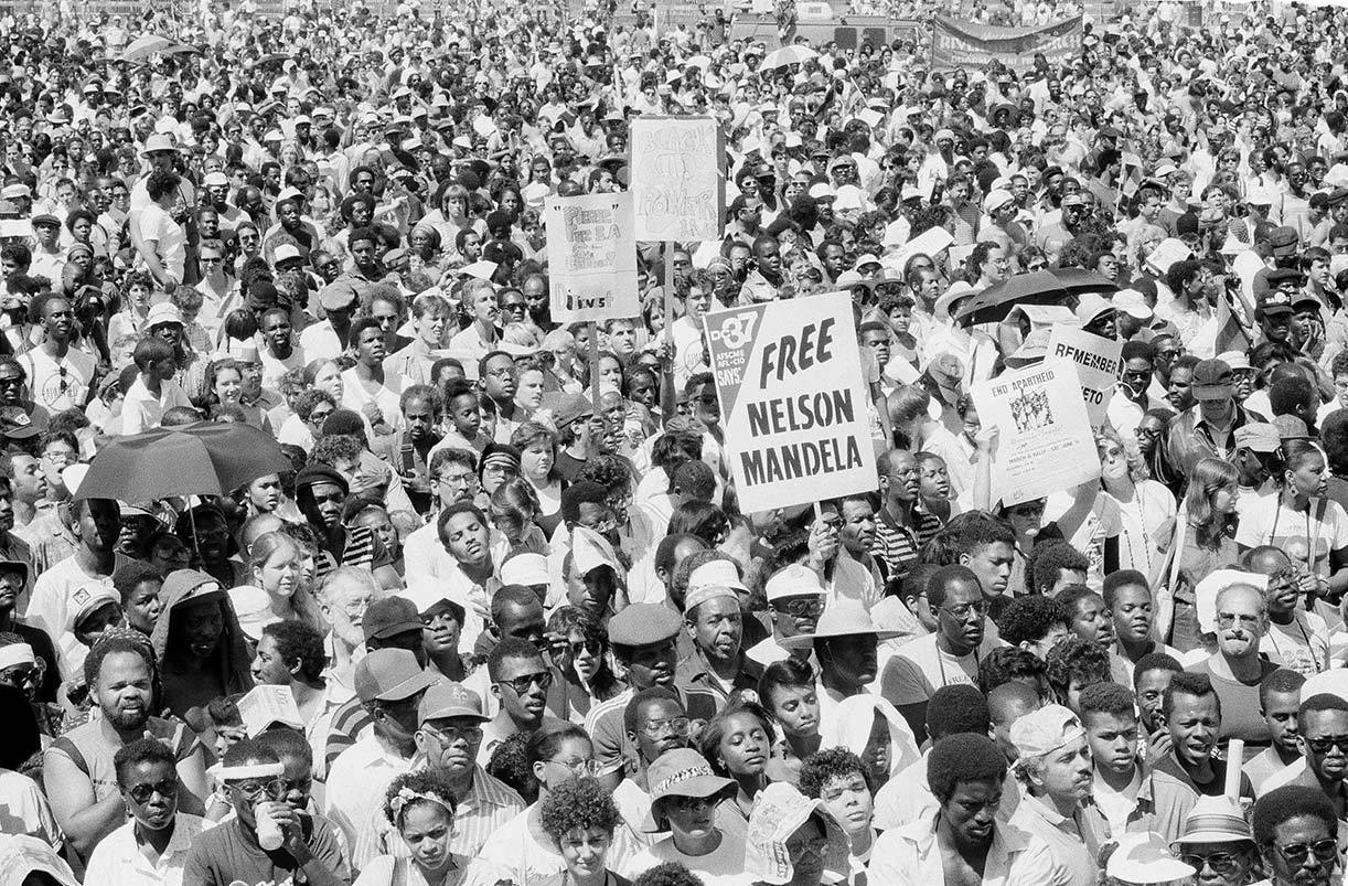 Horror e vergonha: veja as imagens mais chocantes do apartheid na ...