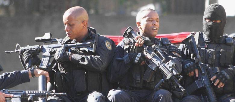 Após dois policiais serem baleados, PM e Bope fazem operação em favelas ...
