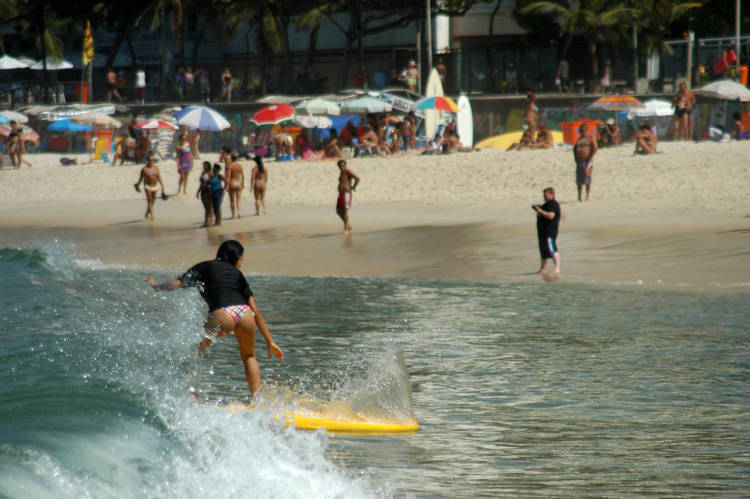 Fim do verão: veja mais de 100 musas anônimas que arrasaram nas praias ...