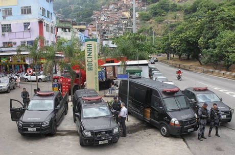 PMs da UPP da Rocinha sofrem ataque de traficantes - Notícias - R7 Rio ...