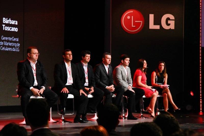 LG apresenta celular curvo e híbrido de notebook e tablet em evento ...