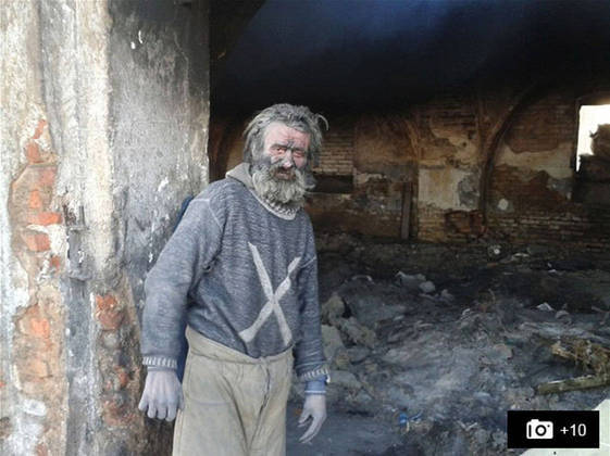 Homem mais sujo da Europa? Mendigo queima seus pertences e passa cinzas ...