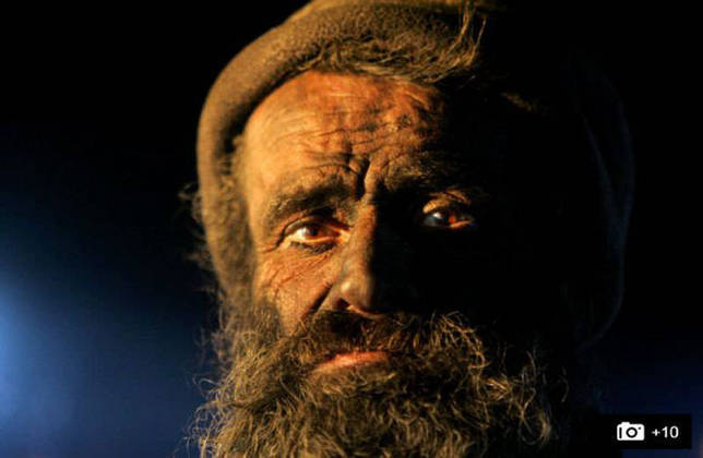 Homem mais sujo da Europa? Mendigo queima seus pertences e passa cinzas ...