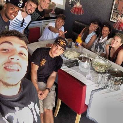 Comidas requintadas? Que nada! Conheça os pratos preferidos de Neymar ...