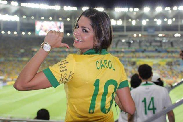 Musa da Copa mostra que dá show em outro esporte - Fotos - R7 Esportes