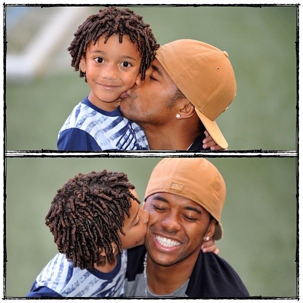 Mini-craque, filho de Robinho ganha elogio do pai babão: "Vai jogar ...