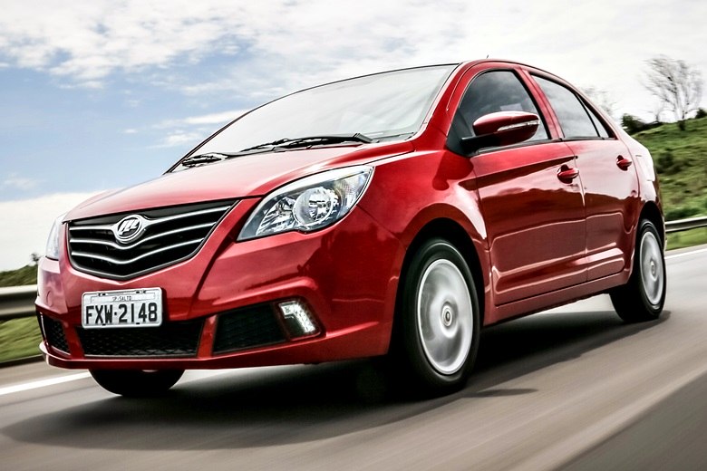 Chinês novo na área: Lifan lança sedã compacto 530 com lista bem ...