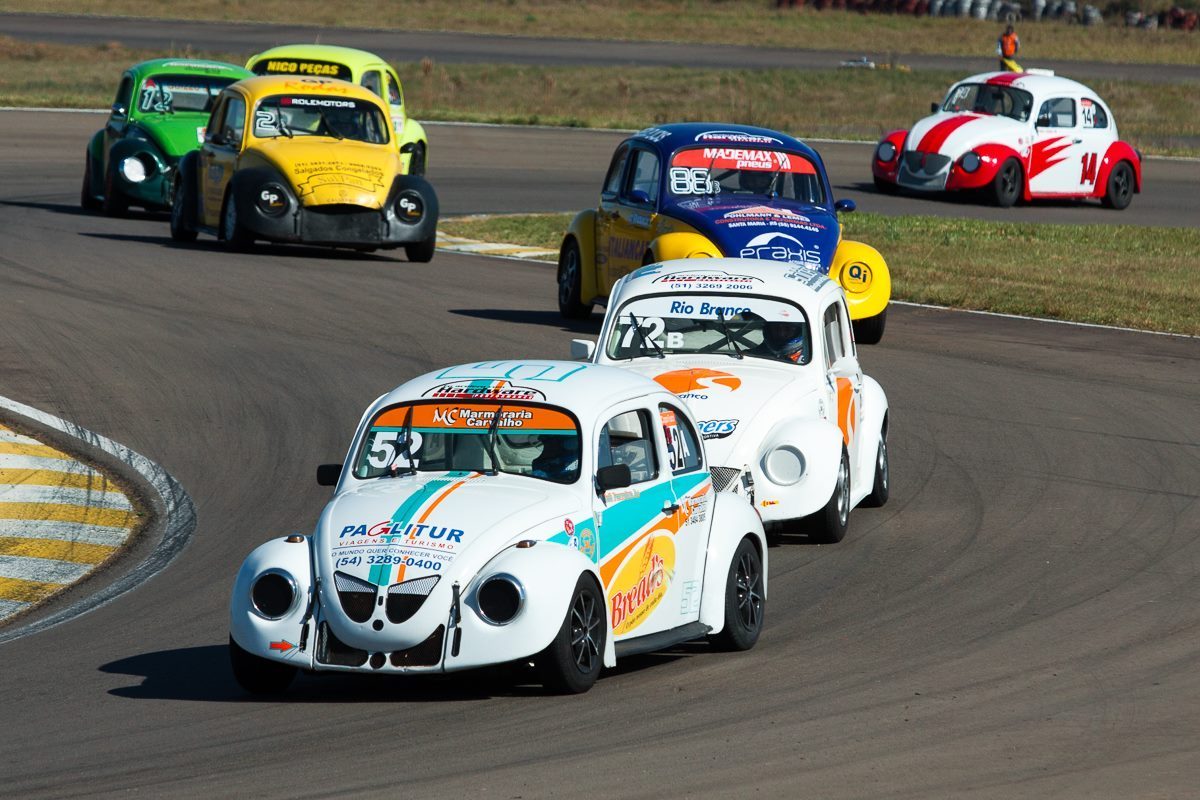 Corrida de Fuscas tem pegas cheios de barulho e manobras radicais ...