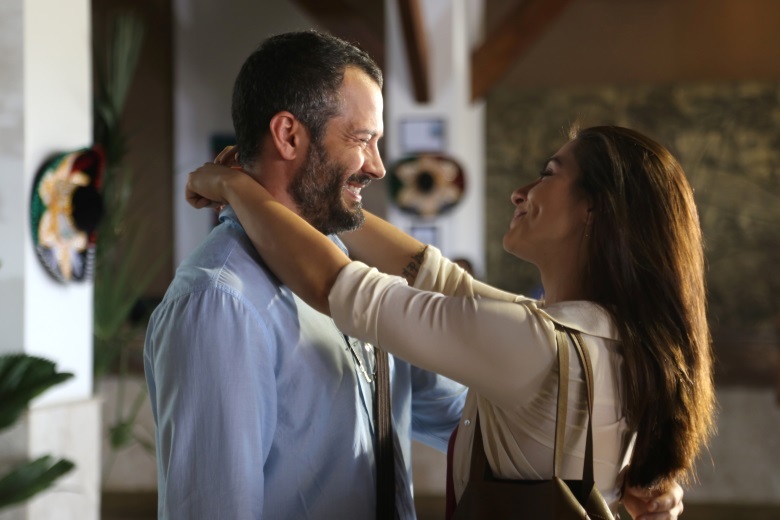 Musa da praia! Cleo Pires aparece linda em gravações de Qualquer Gato ...