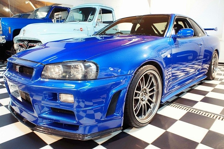 Nissan Skyline GT-R que Paul Walker acelerou em Velozes e Furiosos 4 ...