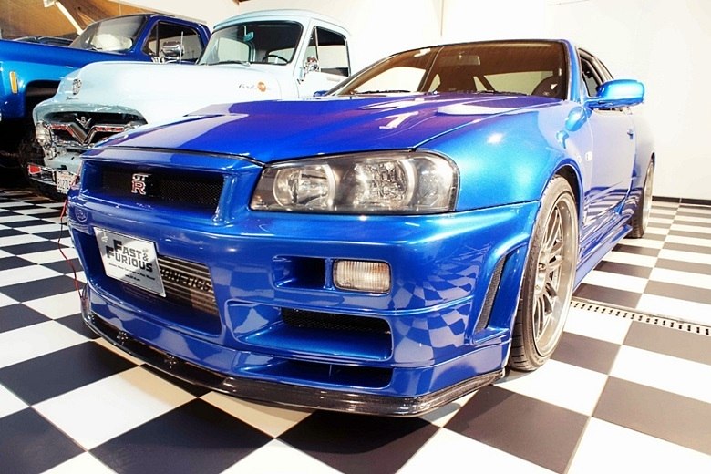 Nissan Skyline GT-R que Paul Walker acelerou em Velozes e Furiosos 4 ...