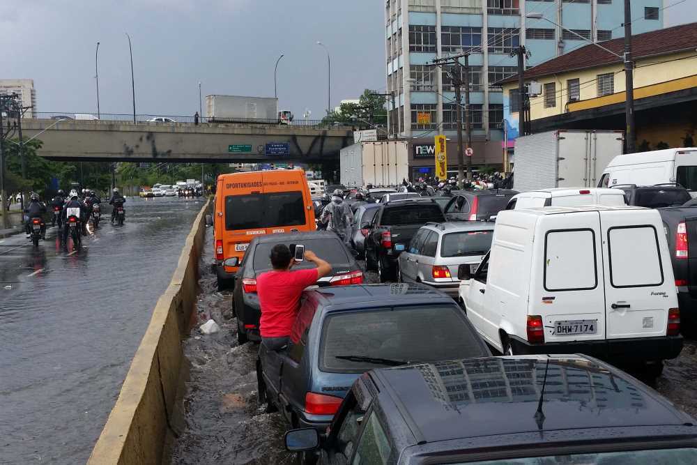 Chuva causa enchentes e deixa São Paulo em estado de atenção - Fotos ...