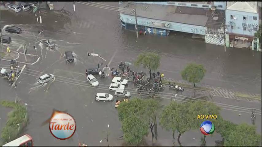 Chuva causa enchentes e deixa São Paulo em estado de atenção - Fotos ...