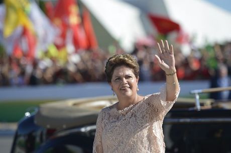 Dilma nomeia novos comandantes das Forças Armadas - Notícias - R7 Brasil