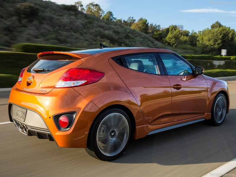Novo Hyundai Veloster mantém estilo esportivo e ganha motor de 204 ...