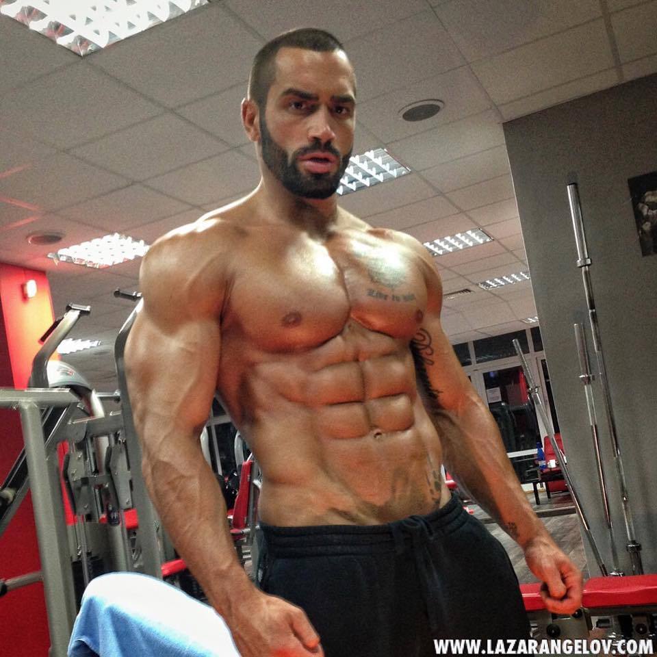 Conheça o Muso Fitness que adora expor seus músculos na internet ...