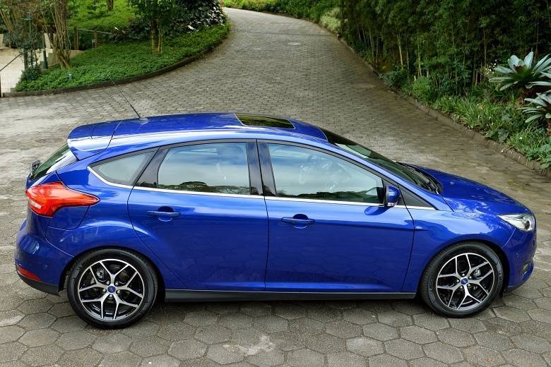 Ford lança novo Focus hatch por R$ 69.900 e inova com sistema que freia ...