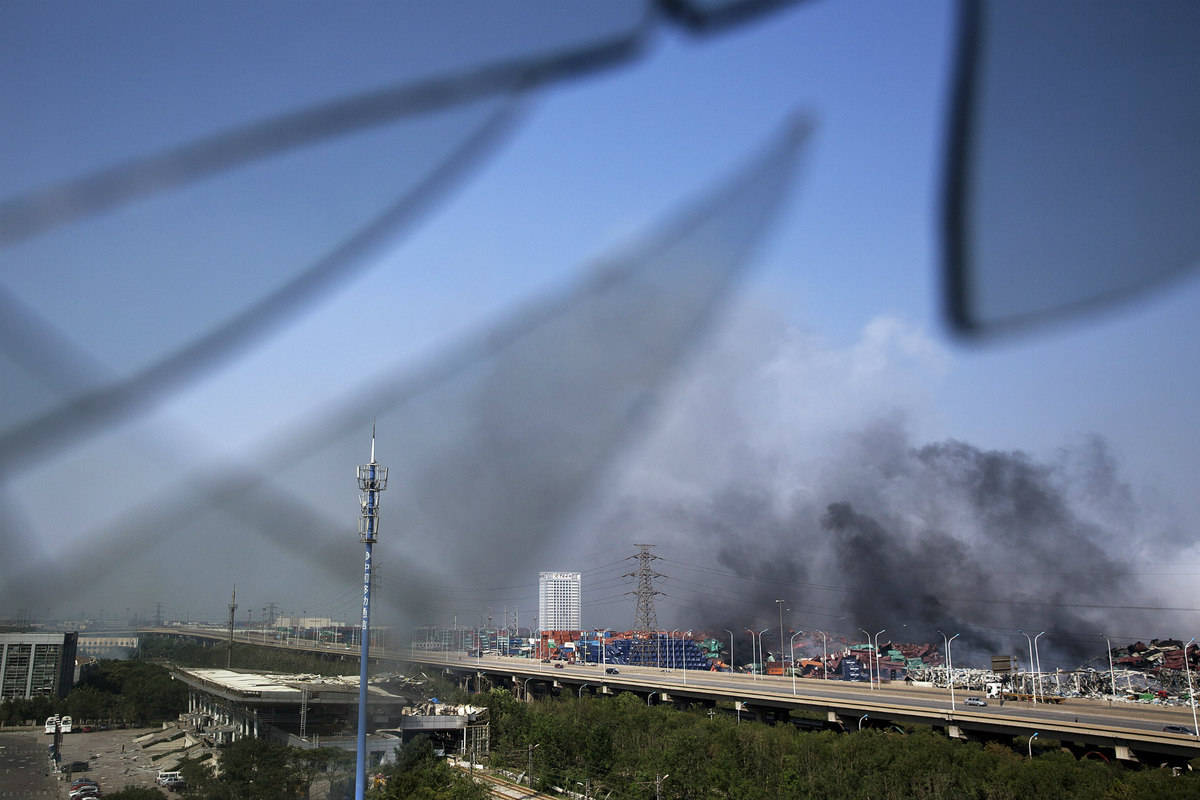 Moradores de porto que explodiu na China se queixam de ardência na pele ...