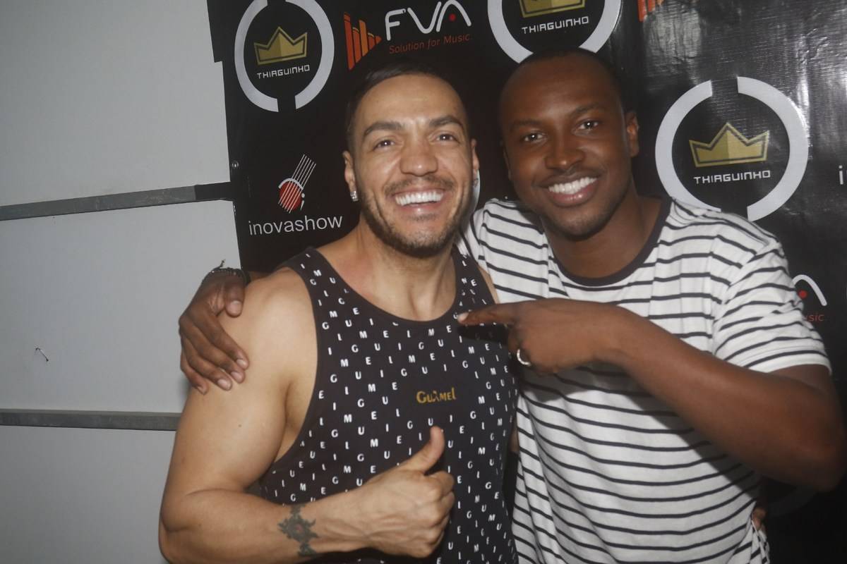 Belo e Thiaguinho se encontram em Fortaleza - Fotos - R7 Pop
