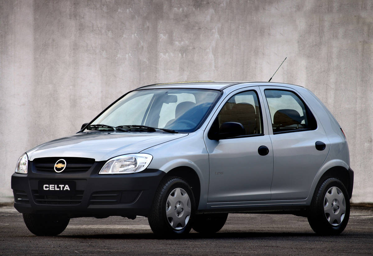 Adeus: Chevrolet Celta sai de linha após 15 anos. Relembre a trajetória ...