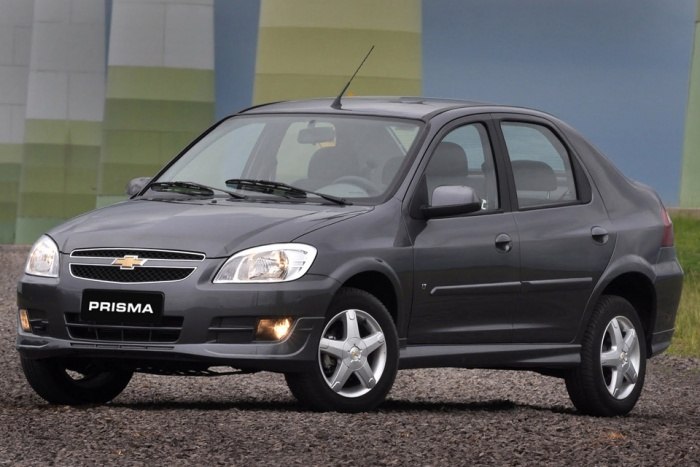 Adeus: Chevrolet Celta sai de linha após 15 anos. Relembre a trajetória ...