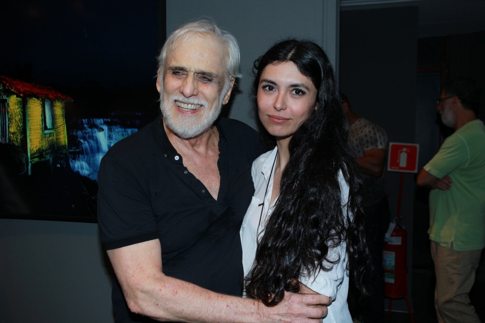 Francisco Cuoco recebe o carinho da namorada - Fotos - R7 Famosos e TV