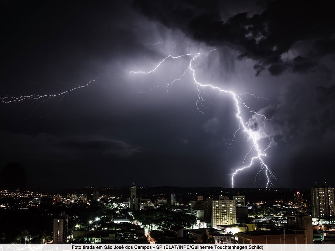 Exposição mostra as mais belas imagens de raios no Brasil - Fotos - R7 ...