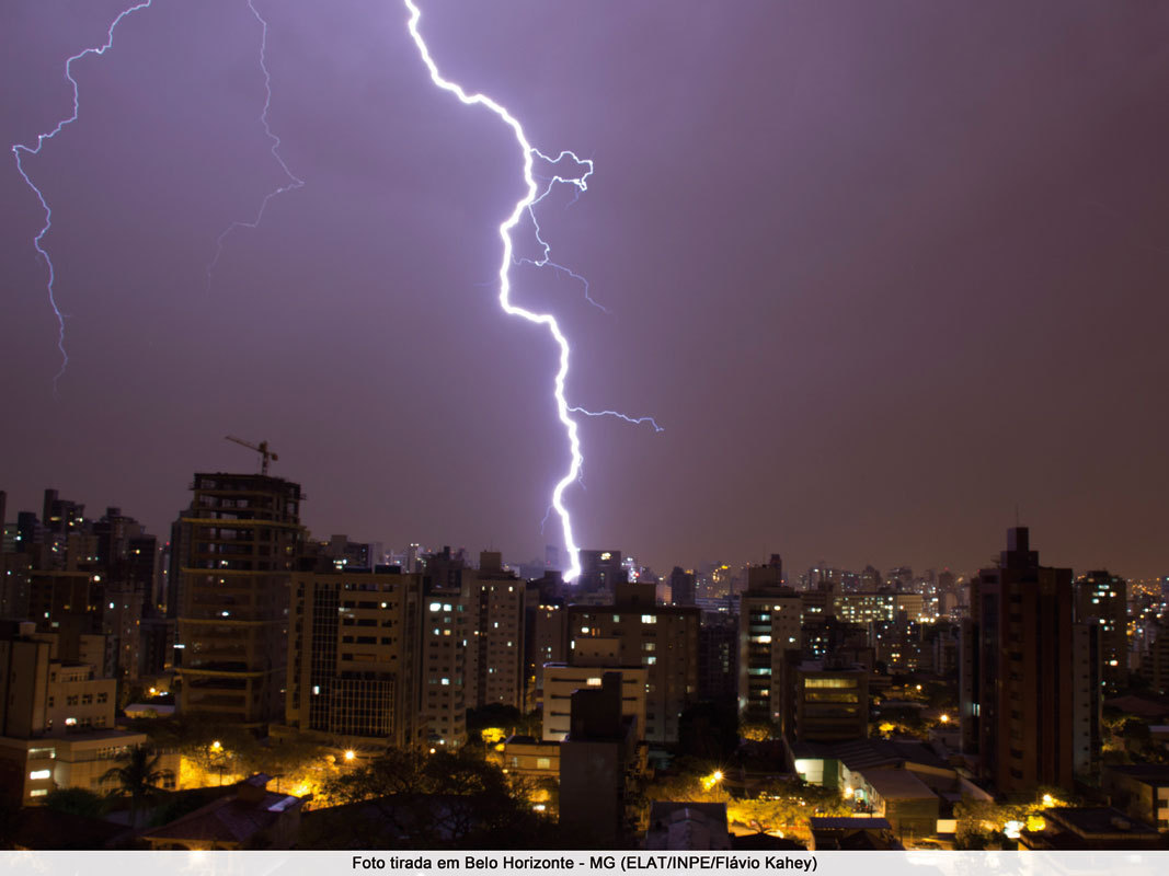 Exposição mostra as mais belas imagens de raios no Brasil - Fotos - R7 ...