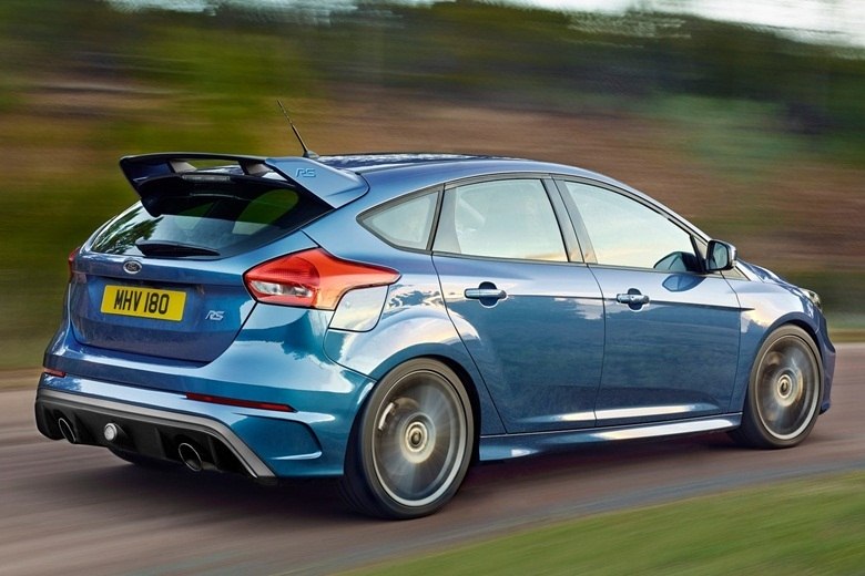 Hot hatch: Ford Focus RS é o mais potente da história, com 350 cavalos ...