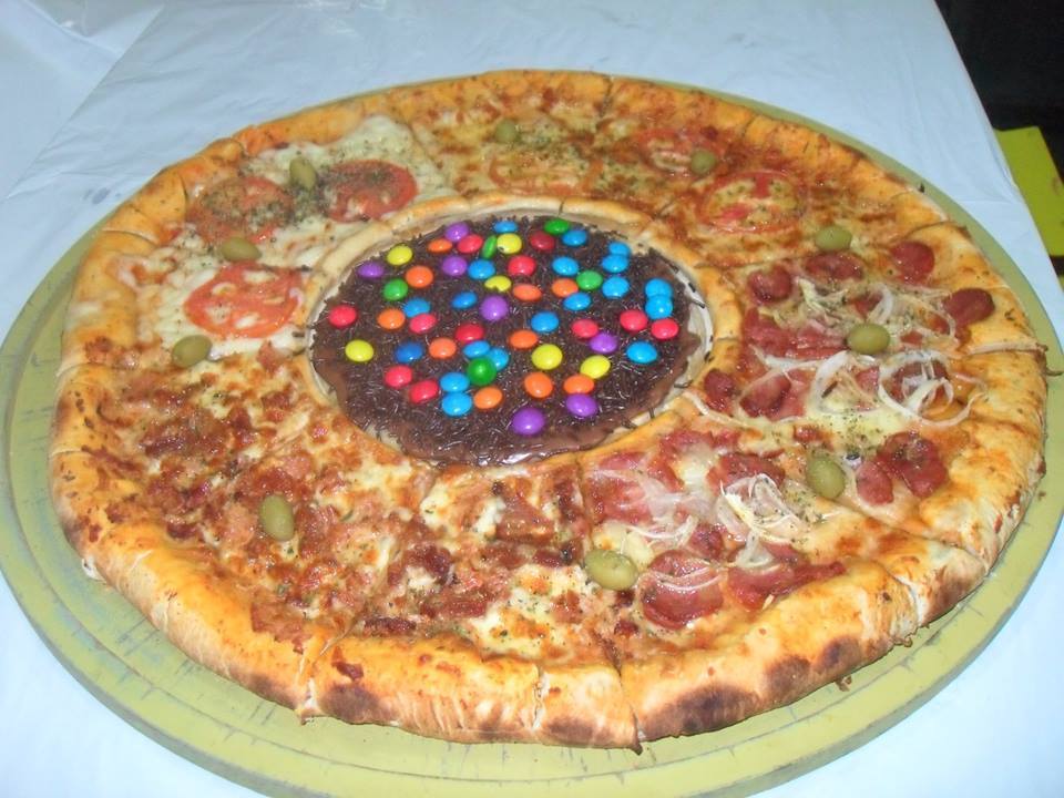 Vai uma pizza de pneu? Pizzaria brasileira chama a atenção com recheios ...
