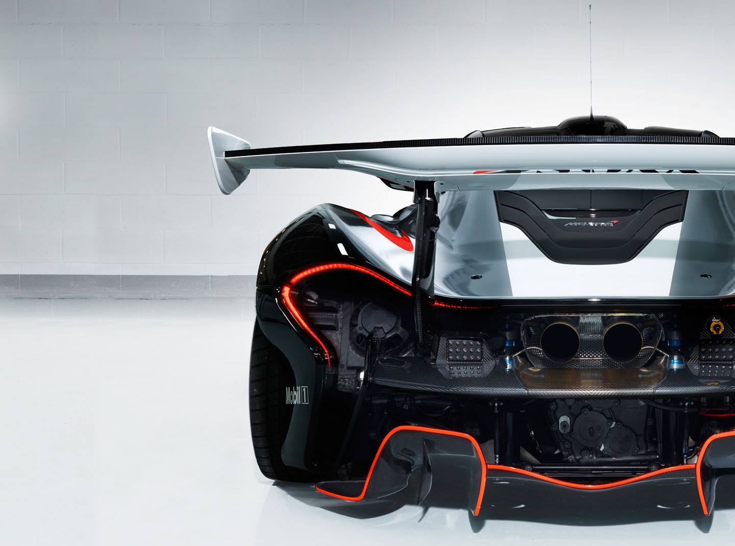Garagem dos sonhos: McLaren divulga imagens de 12 P1 GTR sendo ...