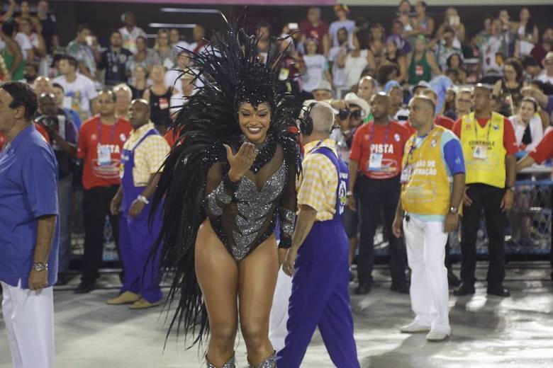 Poderosas! Veja quais foram as famosas que brilharam na Marquês de Sapucaí - Fotos - R7 Famosos e TV