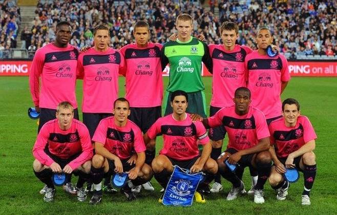 Não é coisa de mulher! Conheça os times que já tiveram cor-de-rosa em ...