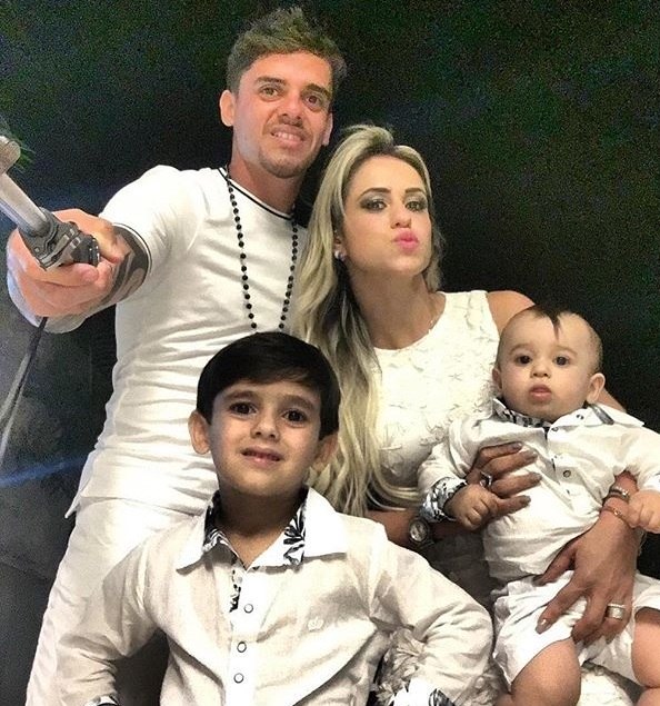 Destaque do Corinthians na temporada, Fagner mostra lado família nas ...