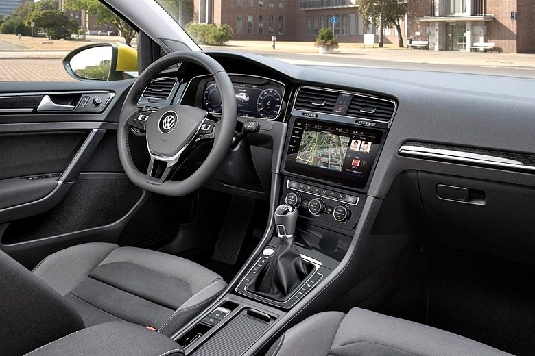 Volkswagen muda design do Golf na Europa; veja as fotos - Fotos - R7 Carros