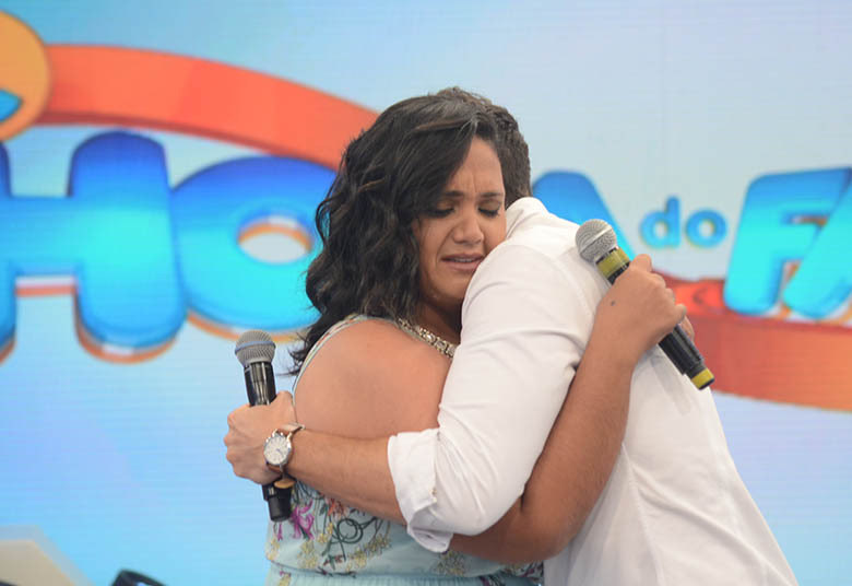 Rodrigo Faro pilota barco só de sunga e brinca: "Capitão Rodrigo ...