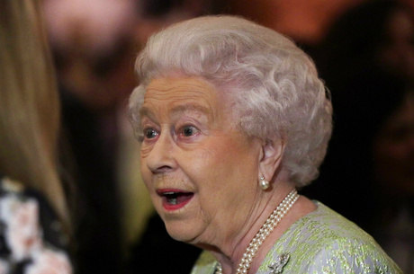Elizabeth II já quase levou um tiro ao ser confundida com invasor, diz ...