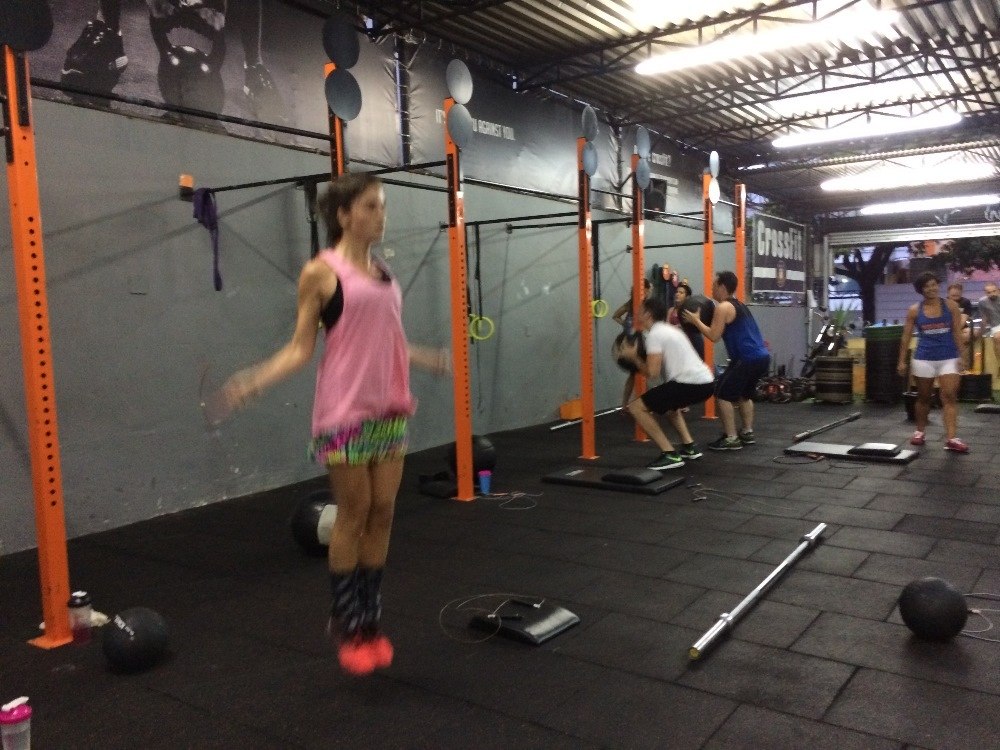 Em forma com o R7: crossfit é o queridinho das academias - Esportes ...