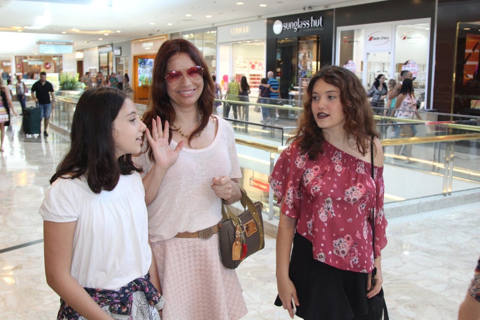 Musa dos anos 80, Isadora Ribeiro reaparece em shopping do Rio - Fotos ...