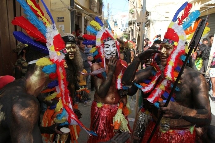 Motorista bêbado atropela mais de 20 pessoas em Carnaval de Nova ...