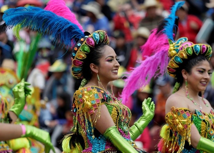 Motorista bêbado atropela mais de 20 pessoas em Carnaval de Nova ...