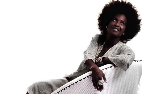 Izzy Gordon, a cantora que põe a alma na música, se apresenta no dia 12 ...