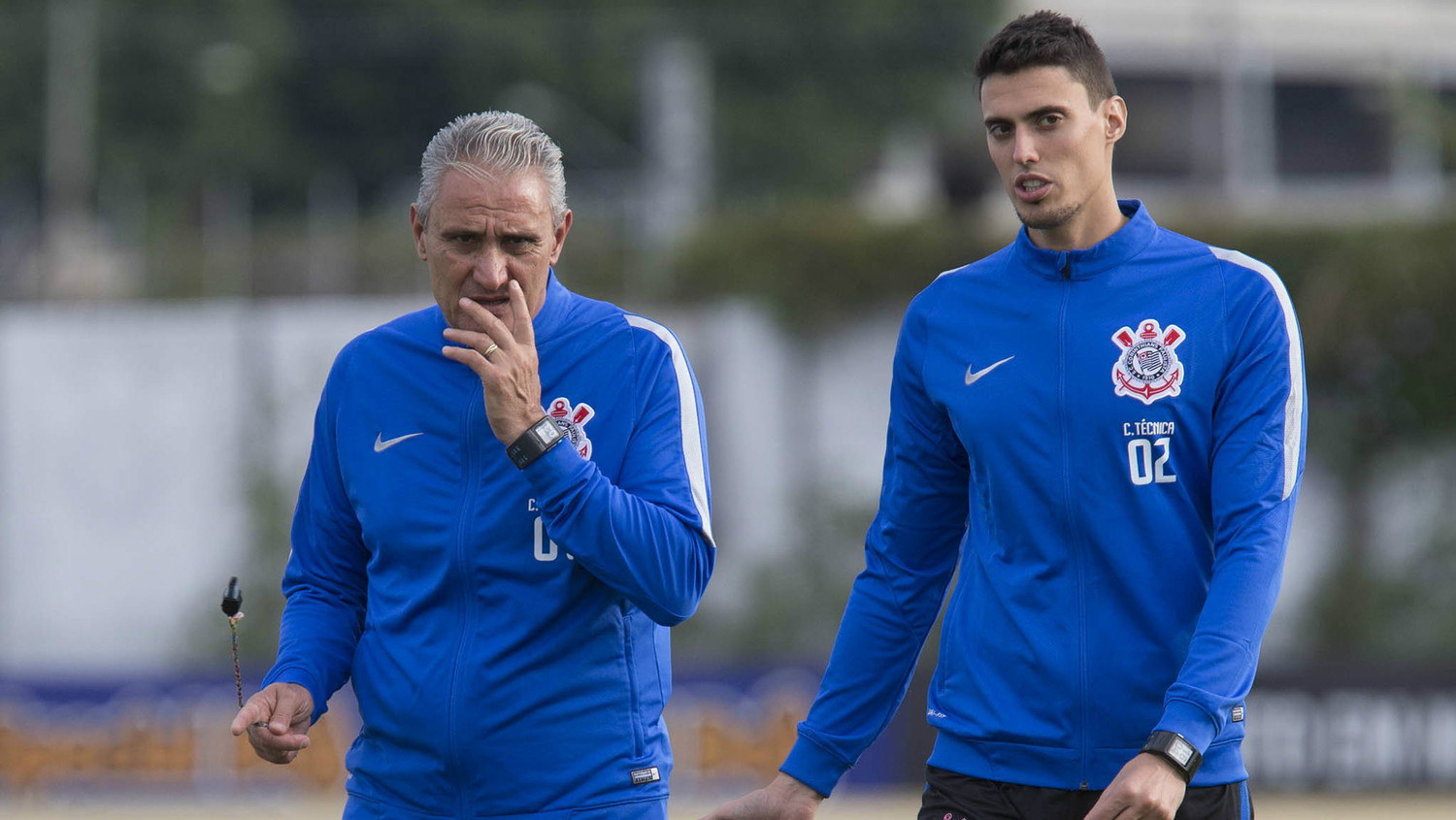 Filho de Tite, Matheus Bacchi se destaca como auxiliar técnico na ...