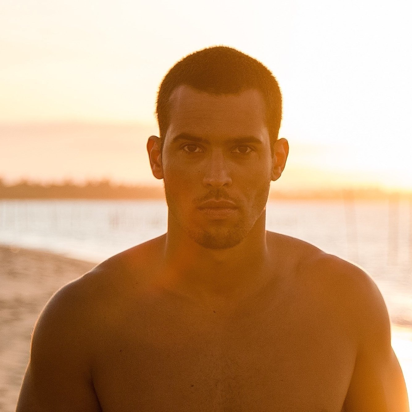 Rodrigo West, filho gato de Sidney Magal, faz sucesso nas redes sociais ...