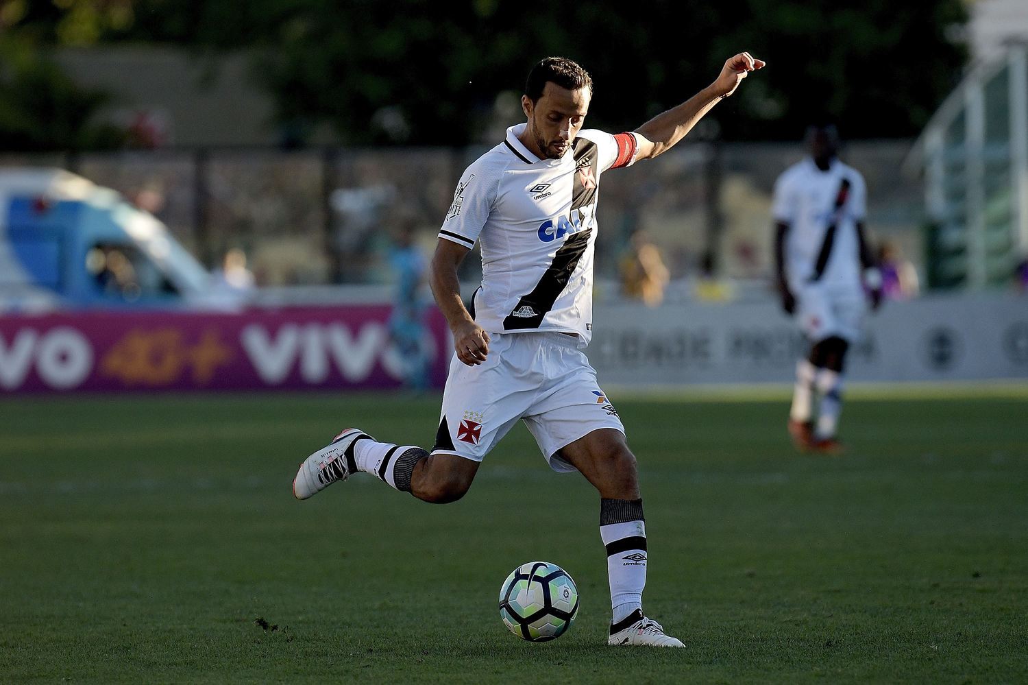 Torcida Independente faz bandeirão em alusão a permanência na Série A ...