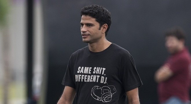 Santos oficializa William Machado como gerente técnico de futebol ...