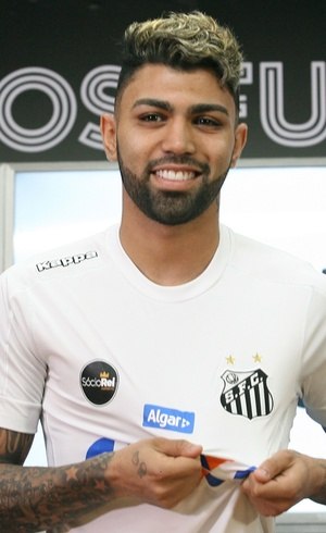 Gabigol é apresentado no Santos e está pronto para jogar o clássico ...